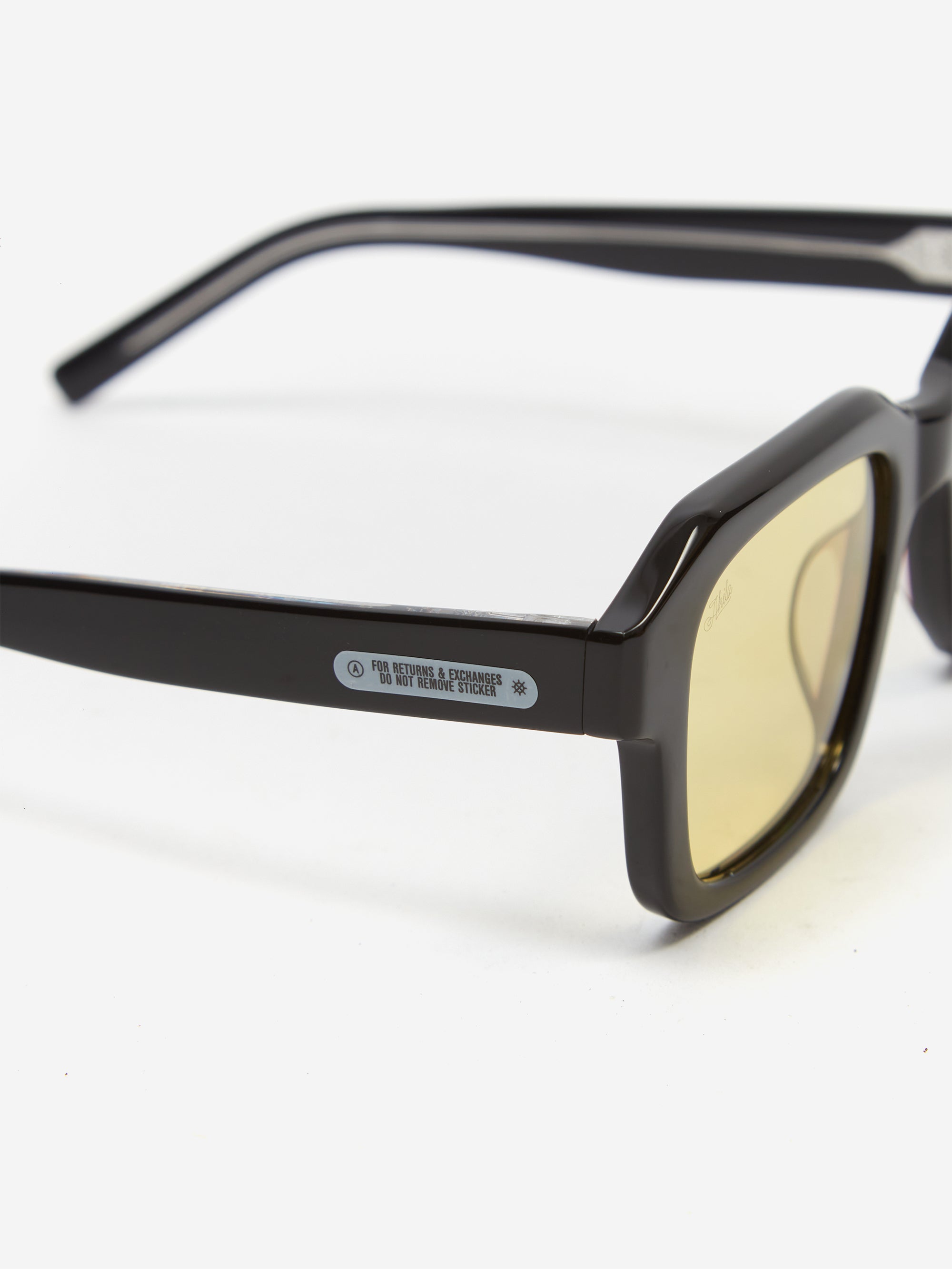 AKILA Vera Sunglasses - Black/Yellow – Goodhood
