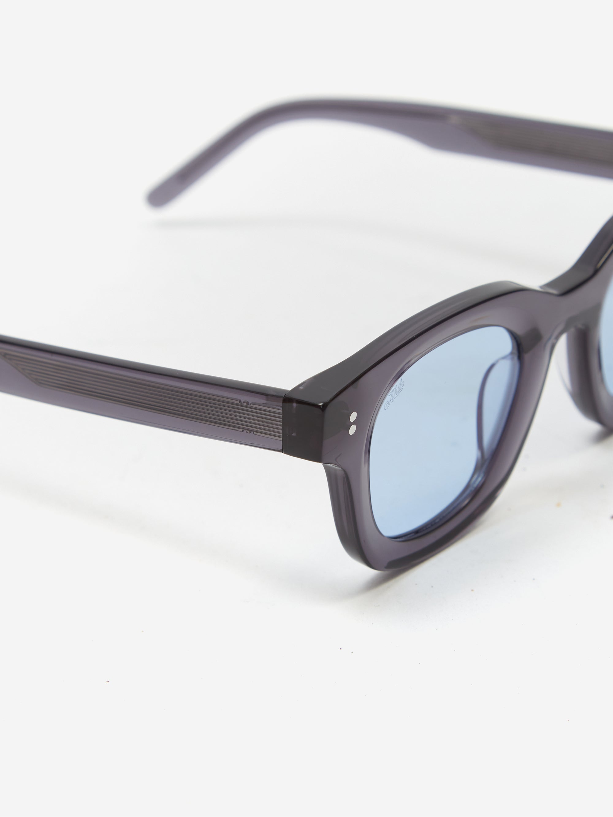 AKILA Apollo Sunglasses - Onyx/Sky Blue – Goodhood