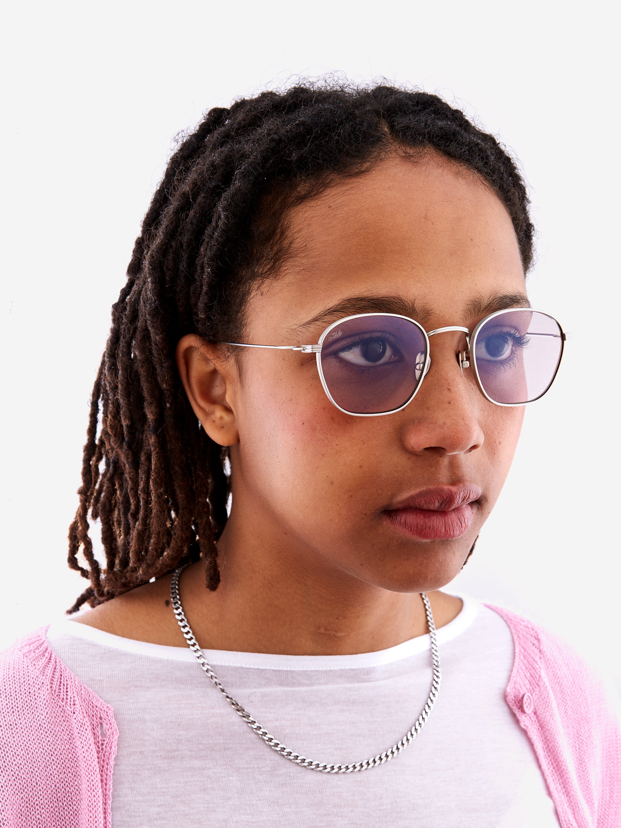 AKILA Osiris - Matte Silver/Beige – Goodhood