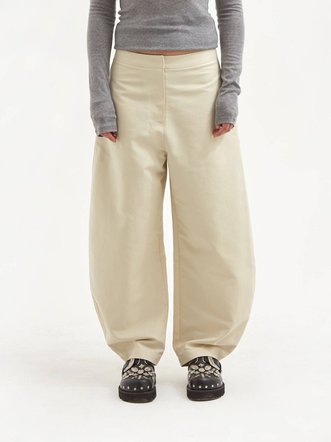 AMOMENTO Curved Leg Pants - Ivory – Goodhood