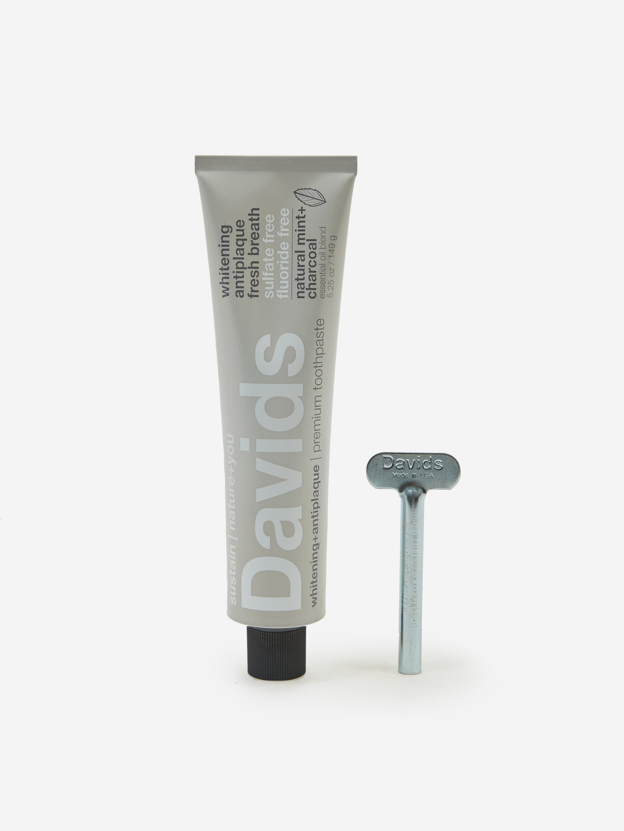 Davids Natural Premium Toothepaste - Charcoal/Peppermint – Goodhood