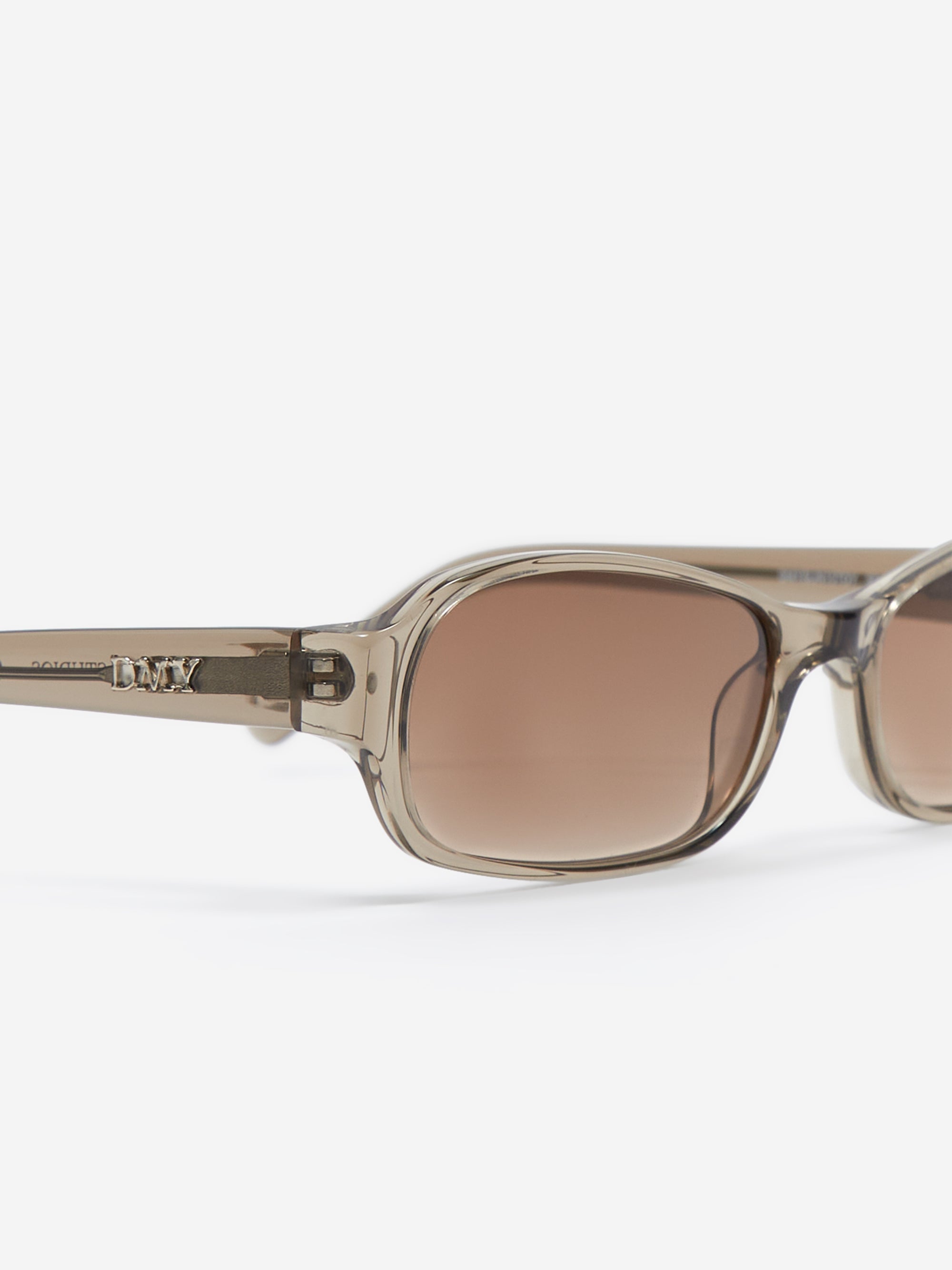 DMY Studios Juno - Transparent Oyster – Goodhood