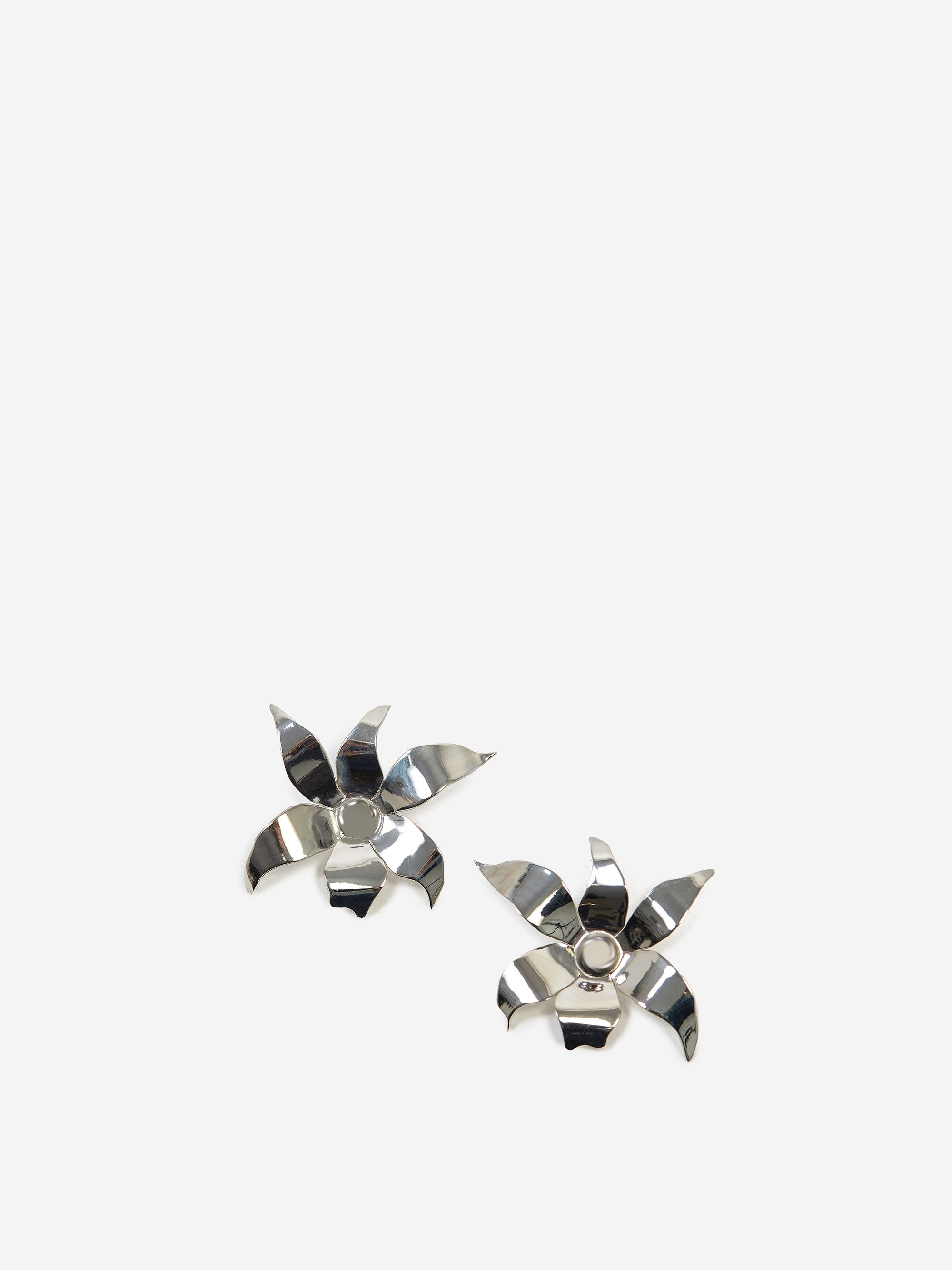 Eyland Small Estelle Flower Earrings - Silver – Goodhood