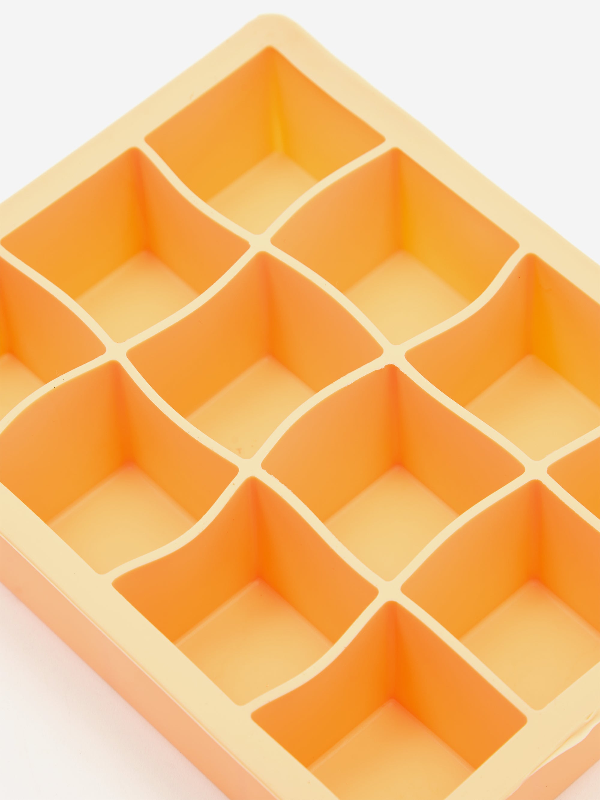 HAY Ice Cube Tray X-Large - Peach – Goodhood