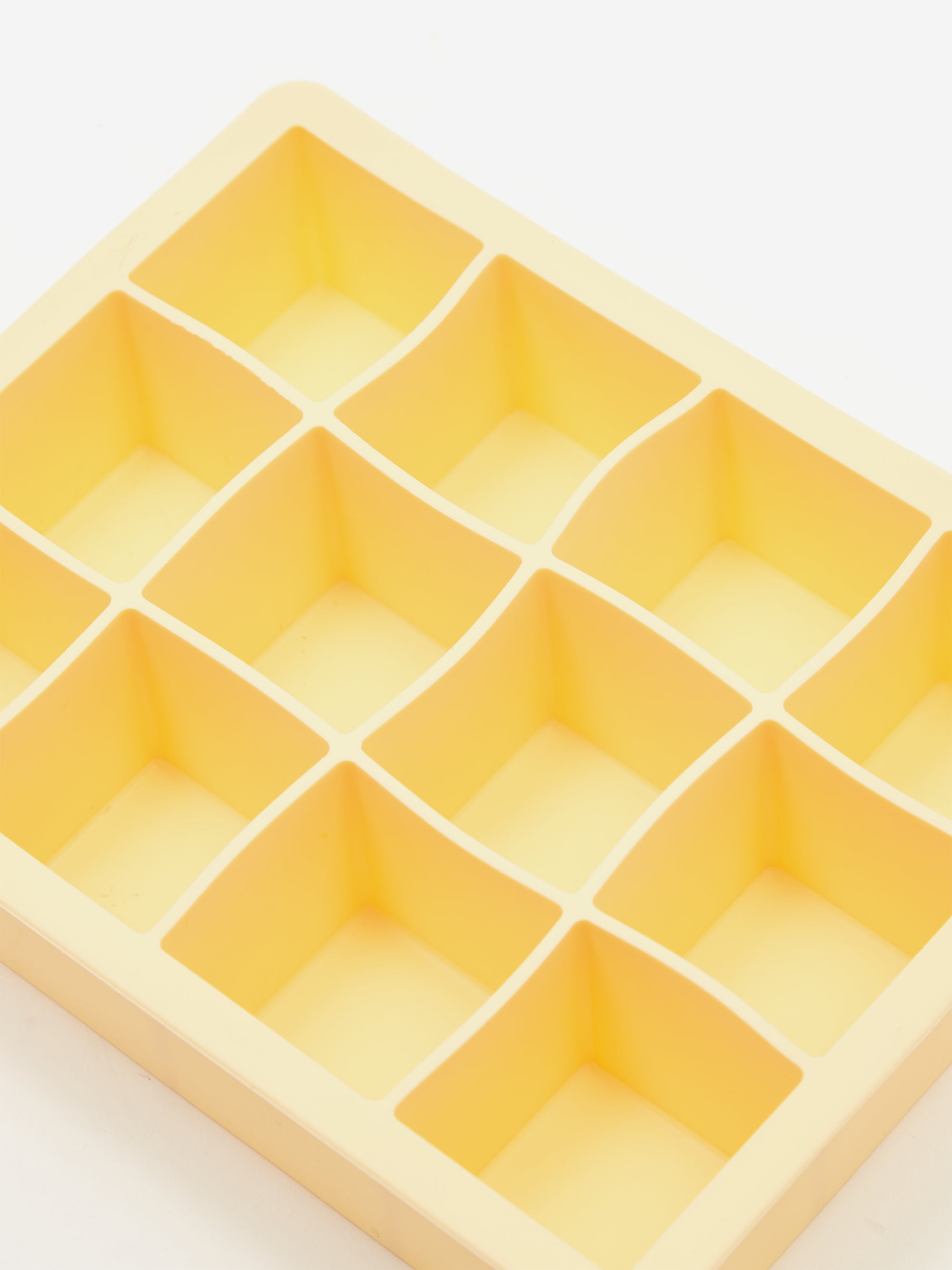 HAY Ice Cube Tray X-Large - Yellow – Goodhood