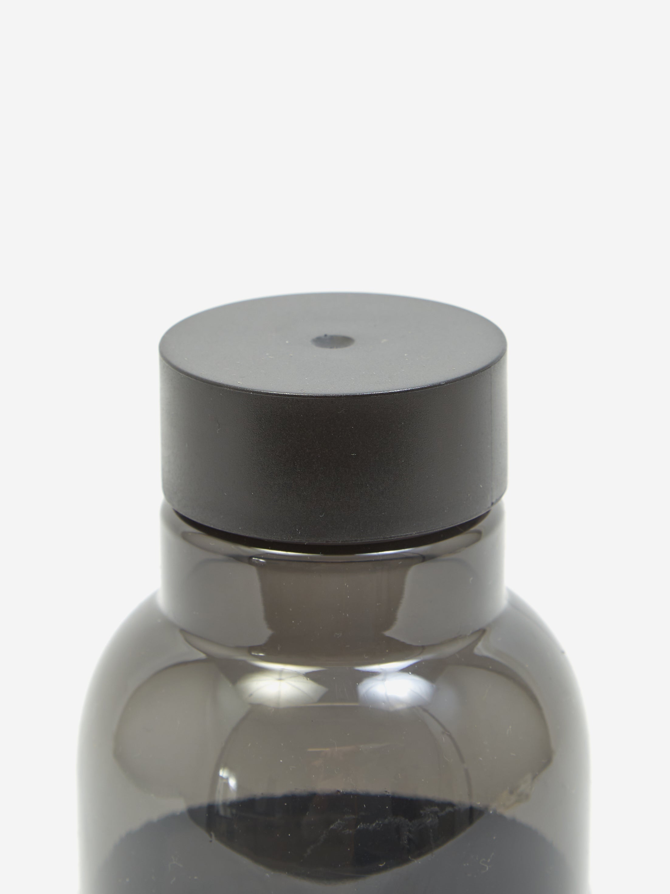HAY Miz Water Bottle 540ml - Charcoal – Goodhood
