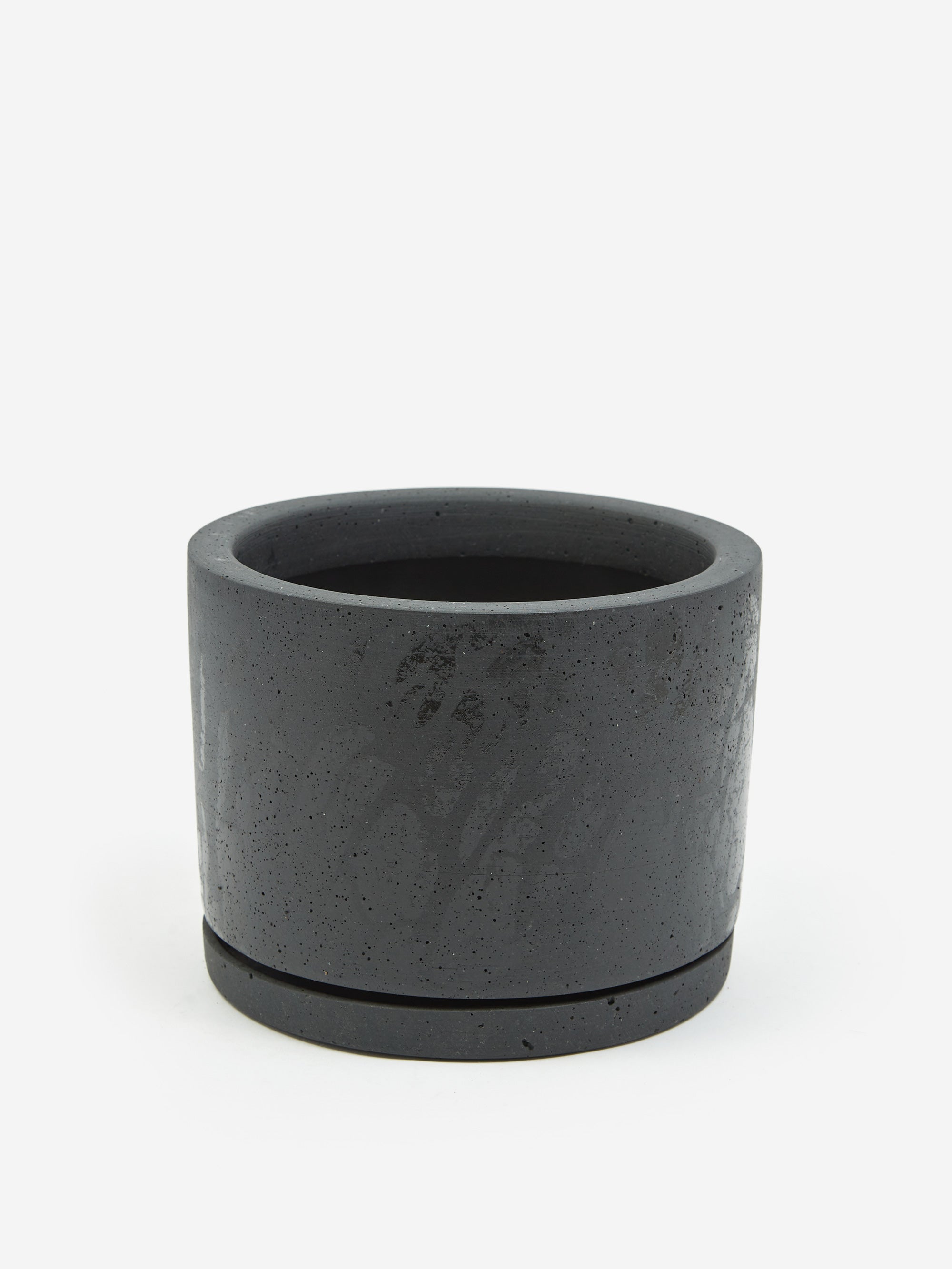 HAY Plant Pot With Saucer - Large - Black – Goodhood