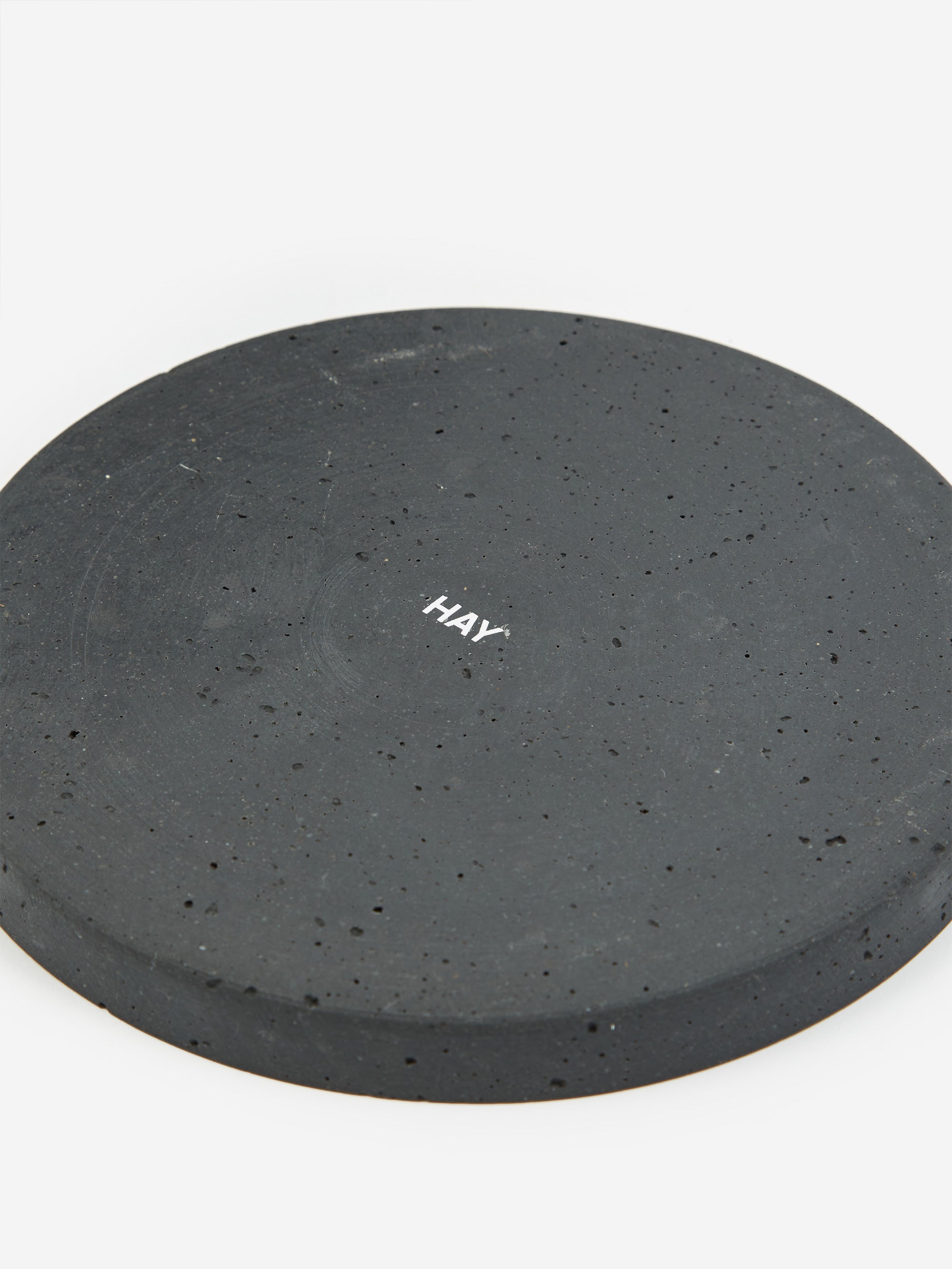 HAY Plant Pot With Saucer - Large - Black – Goodhood
