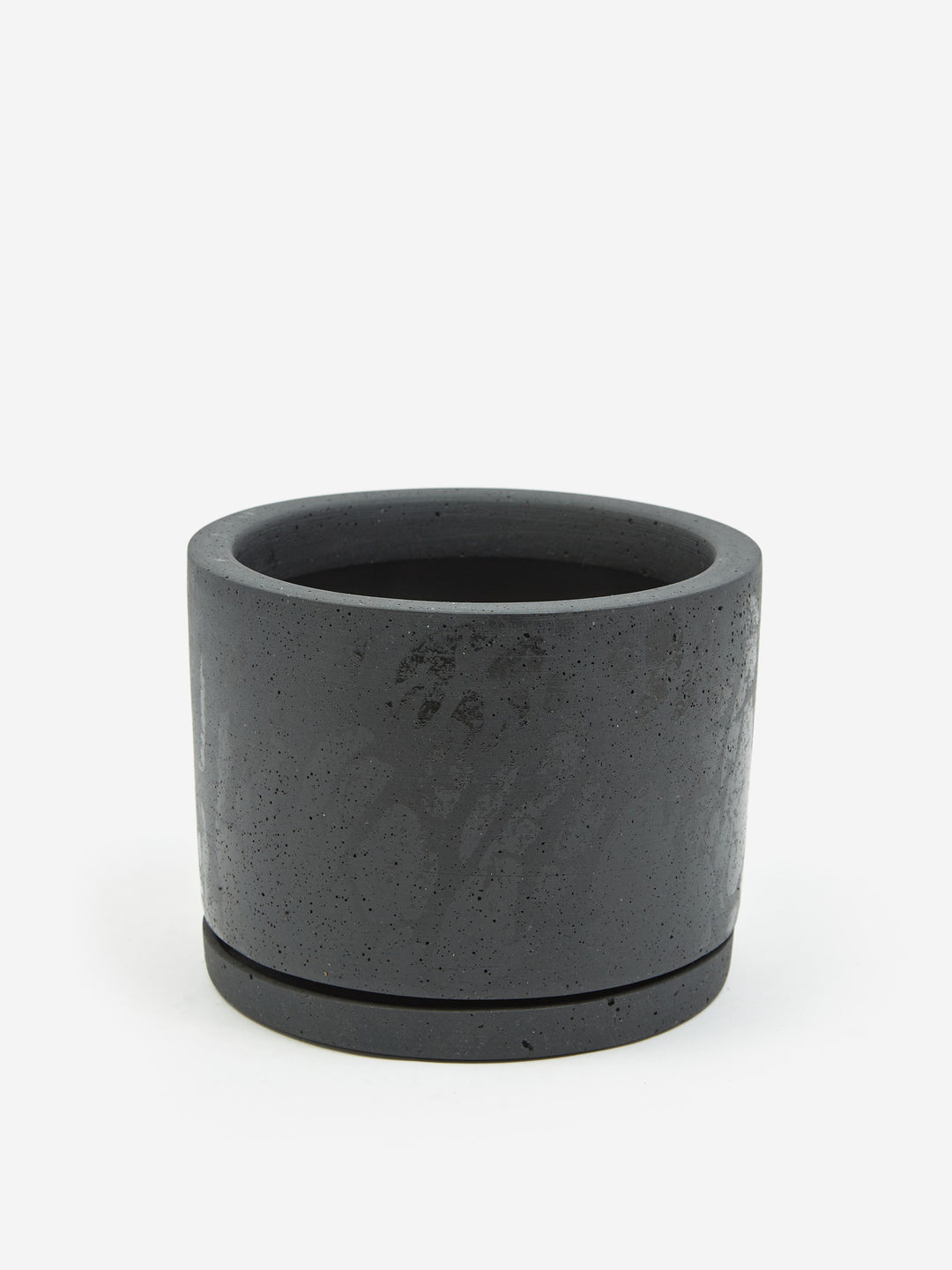 HAY Plant Pot With Saucer - Large - Black – Goodhood