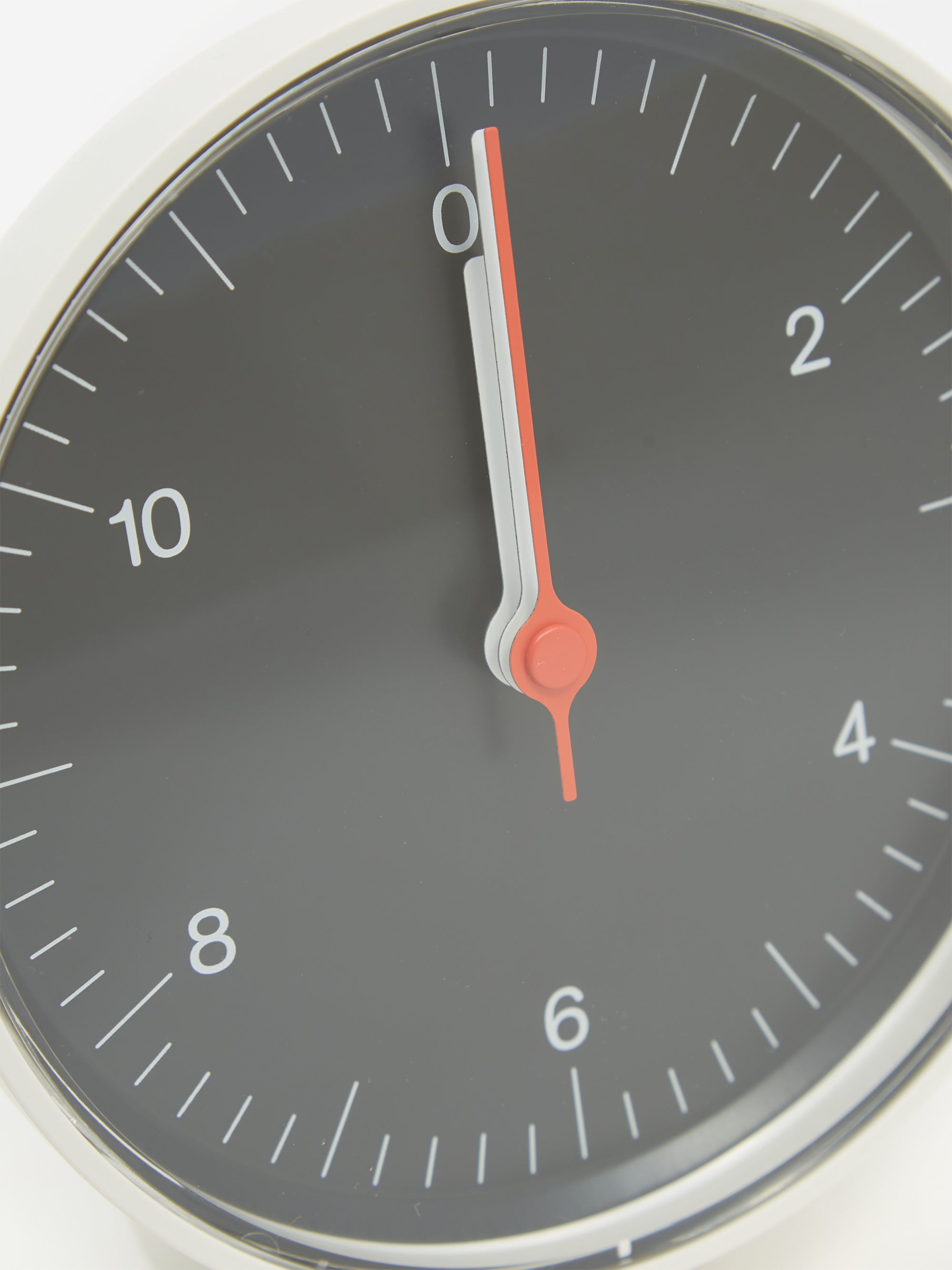 HAY Table Clock by Jasper Morrison - Black – Goodhood