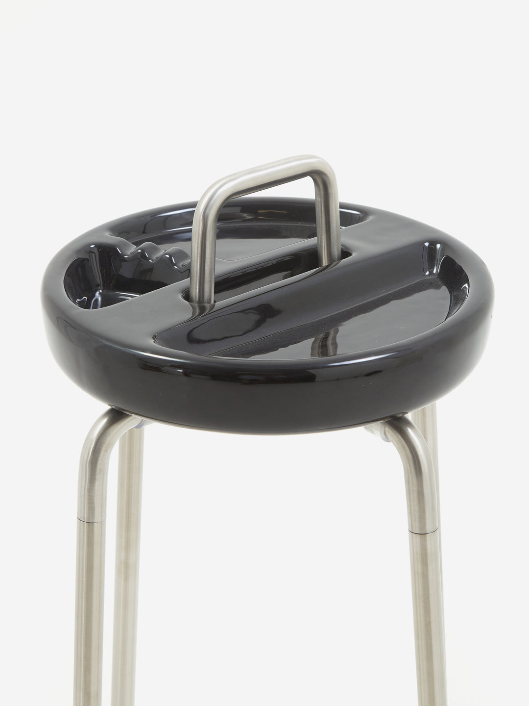 Houseplant by Seth Rogen Side Table Ashtray - Black – Goodhood