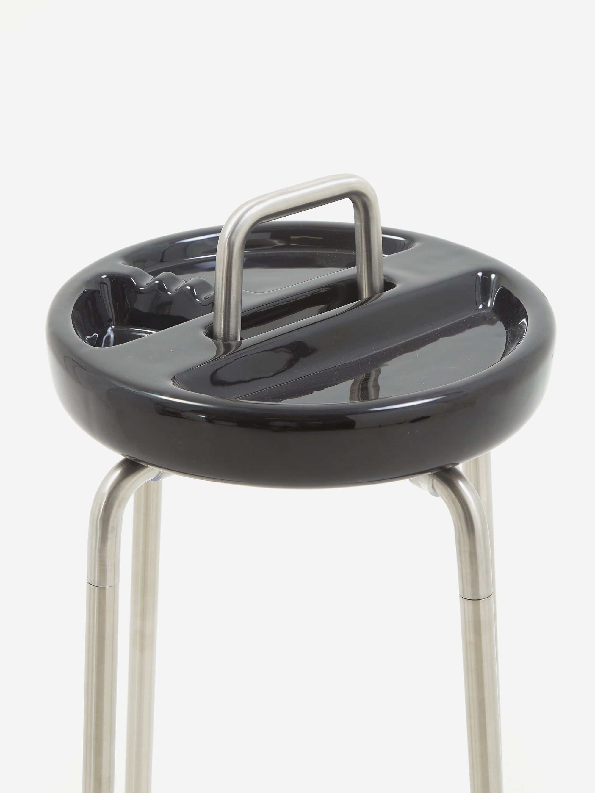 Houseplant by Seth Rogen Side Table Ashtray - Black – Goodhood