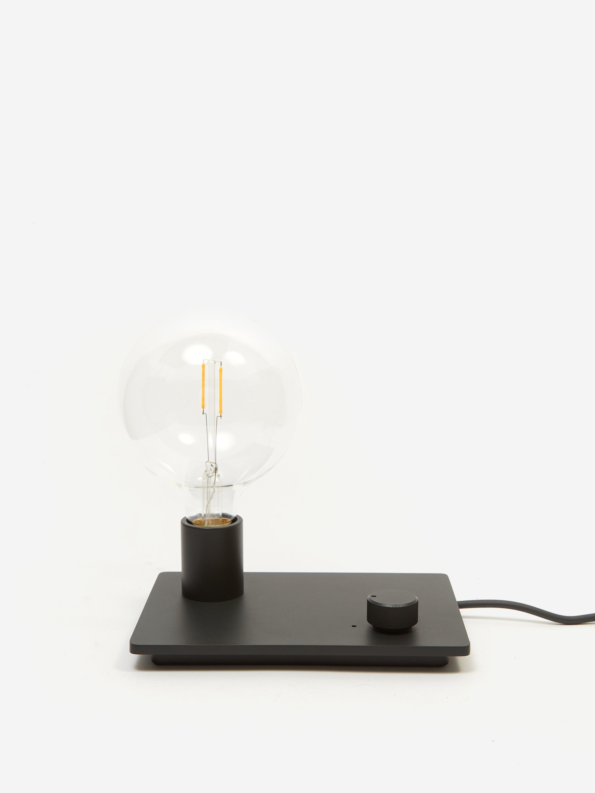 Muuto Control Lamp - Black – Goodhood