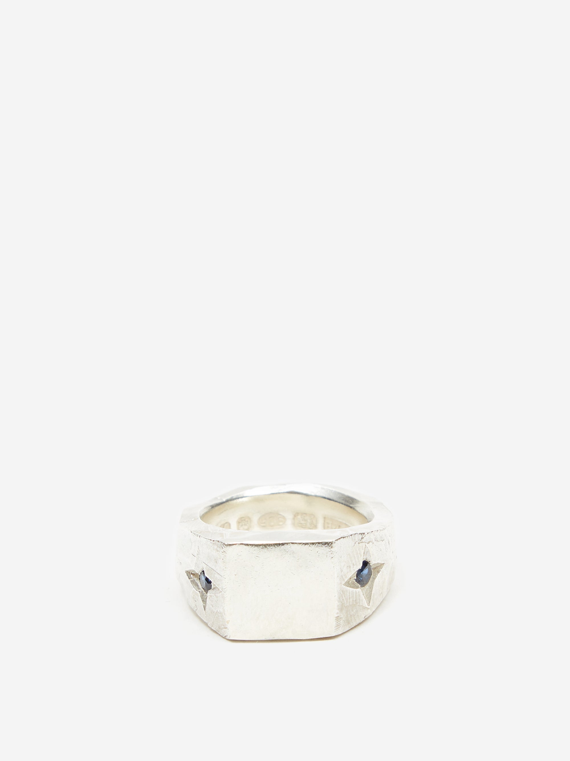 The Ouze Sapphire Magnum Signet Ring – Goodhood