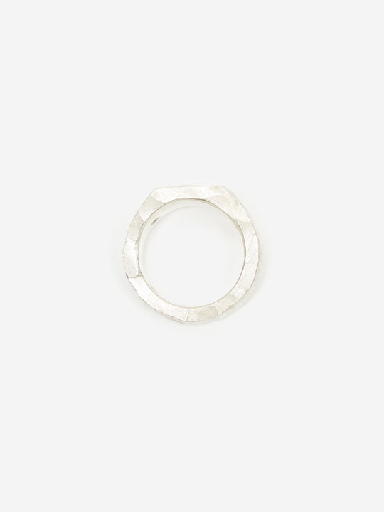 The Ouze Sapphire Magnum Signet Ring – Goodhood