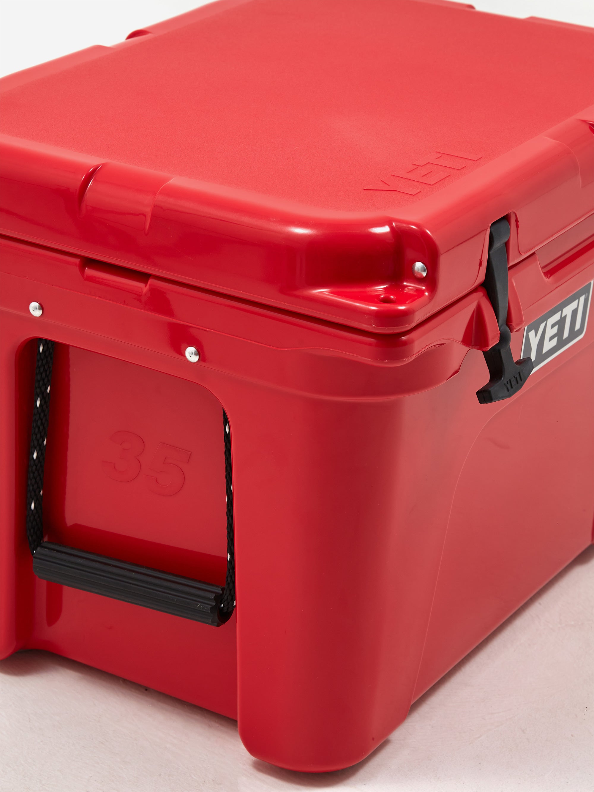 YETI Tundra 35 - Rescue Red – Goodhood