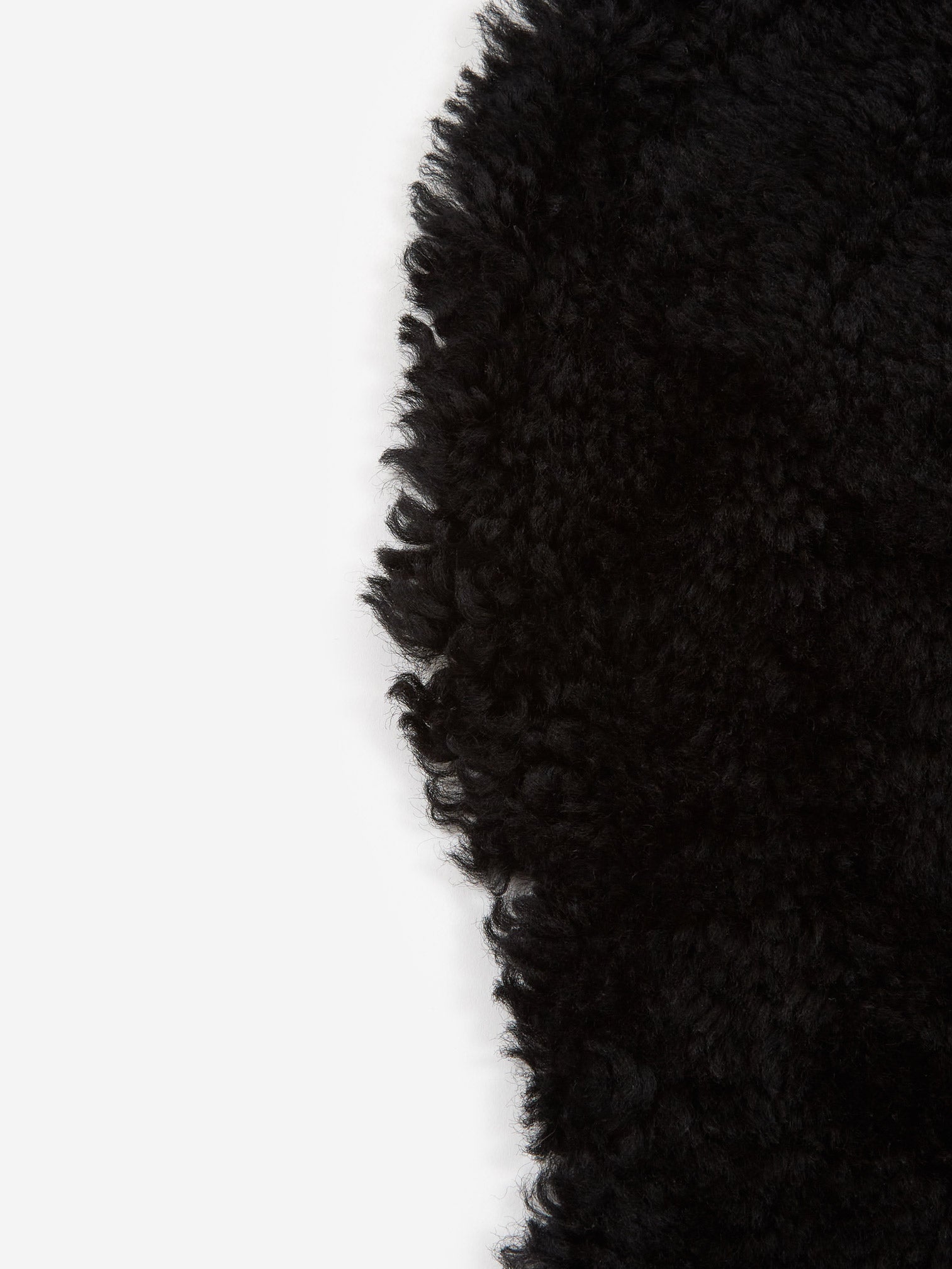 Natures Collection Short Curly Wool Sheepskin Rug - Black – Goodhood