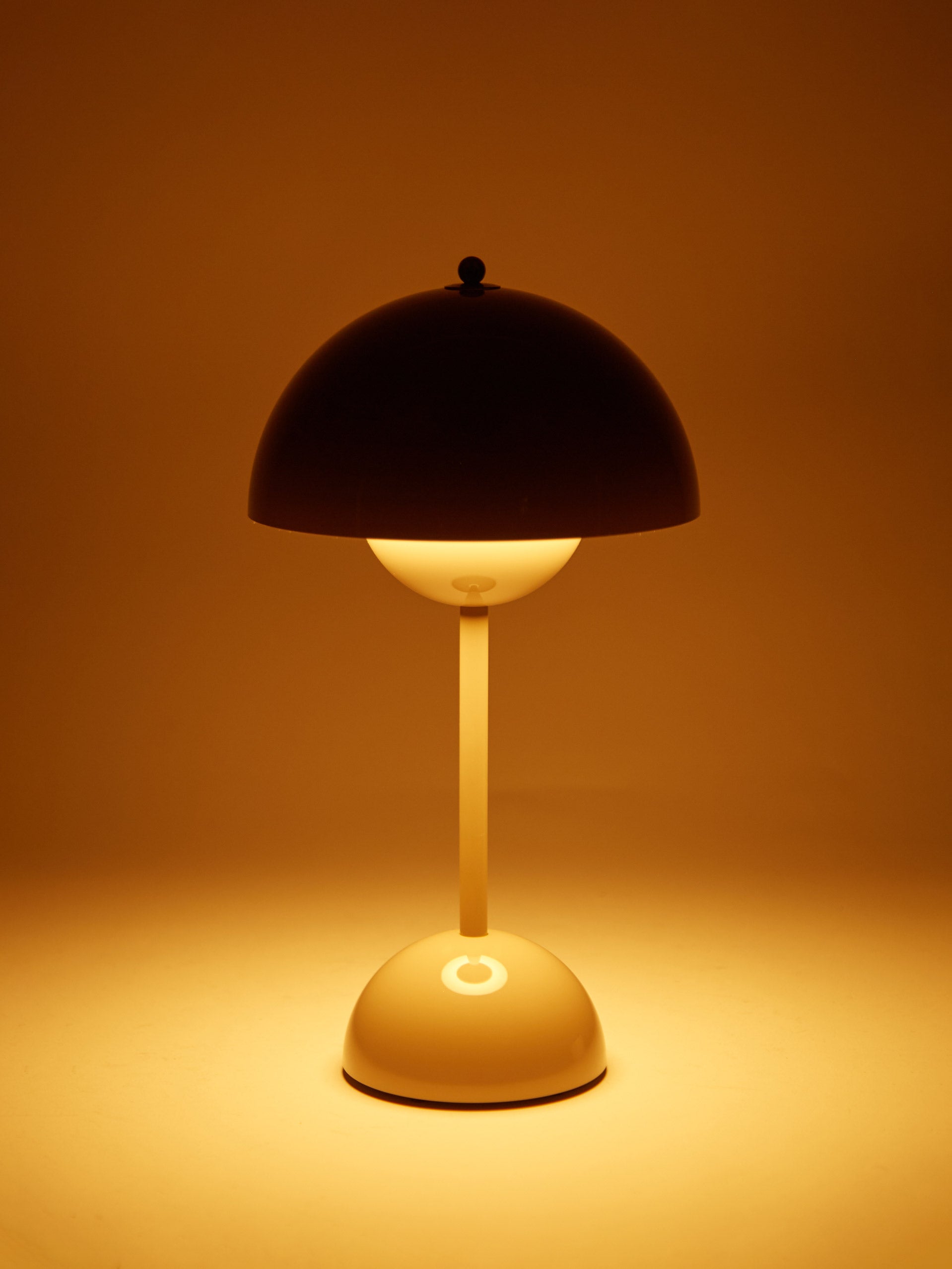 &Tradition Flowerpot Table Portable VP9 - Grey Beige – Goodhood