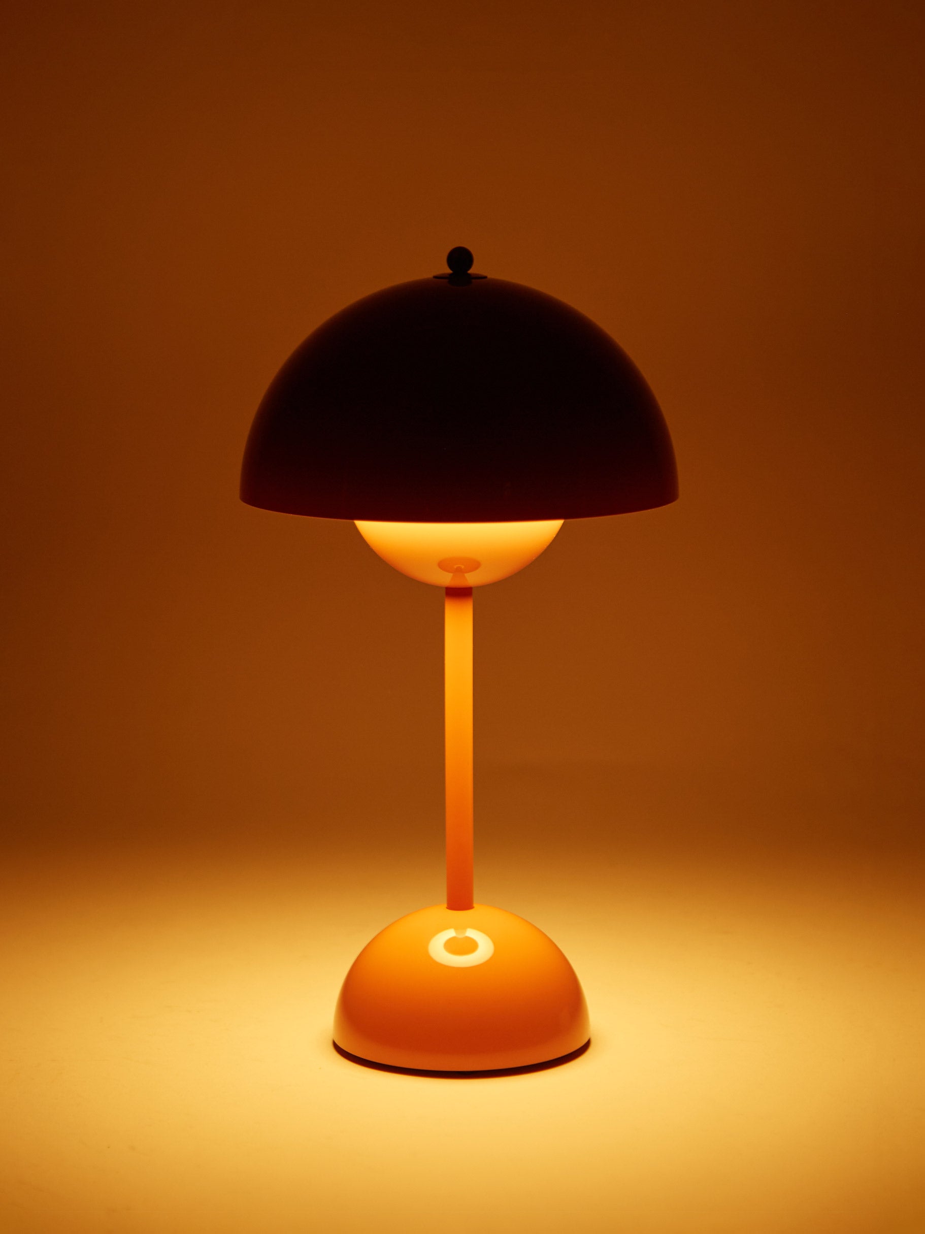 &Tradition Flowerpot Table Portable VP9 - Beige Red – Goodhood