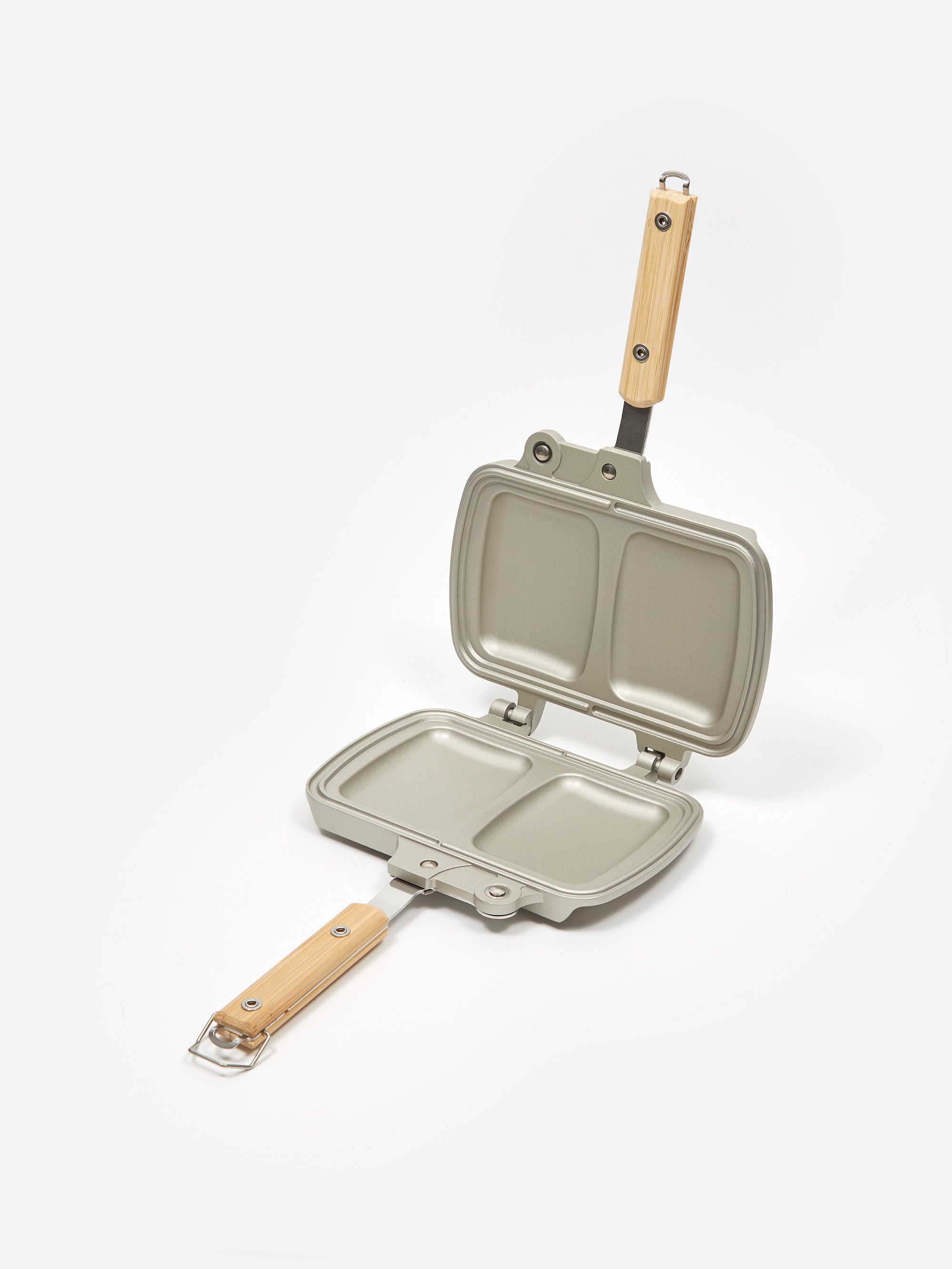Snow Peak Tramezzino Toasted Sandwich Maker - Silver – Goodhood