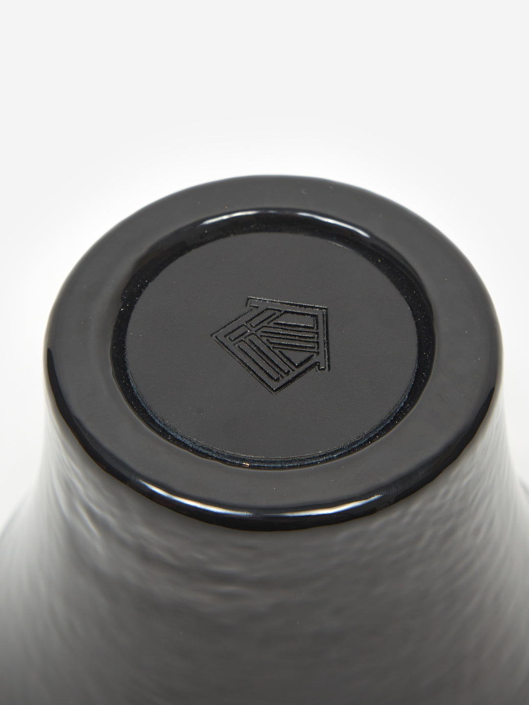 Houseplant by Seth Rogen - Spike Ashtray - Black – Goodhood