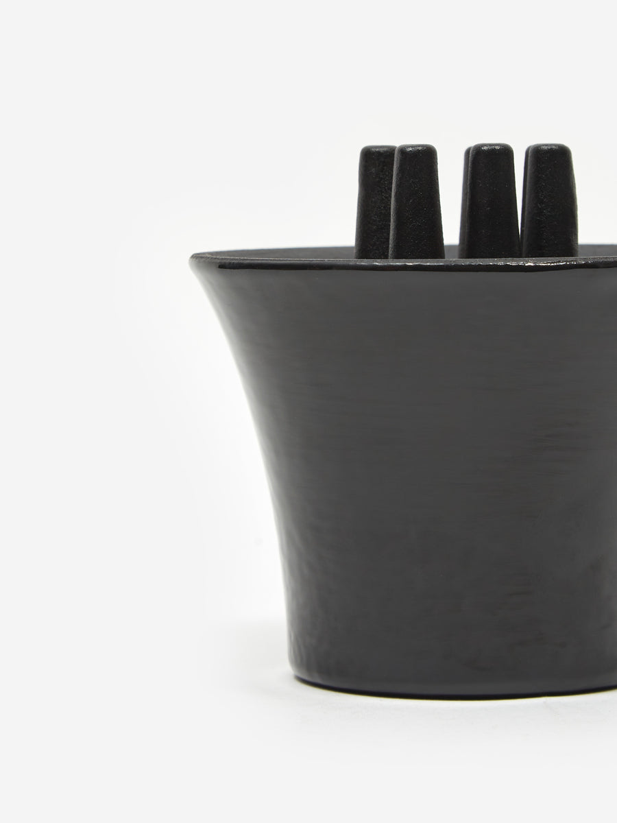 Houseplant by Seth Rogen - Spike Ashtray - Black – Goodhood