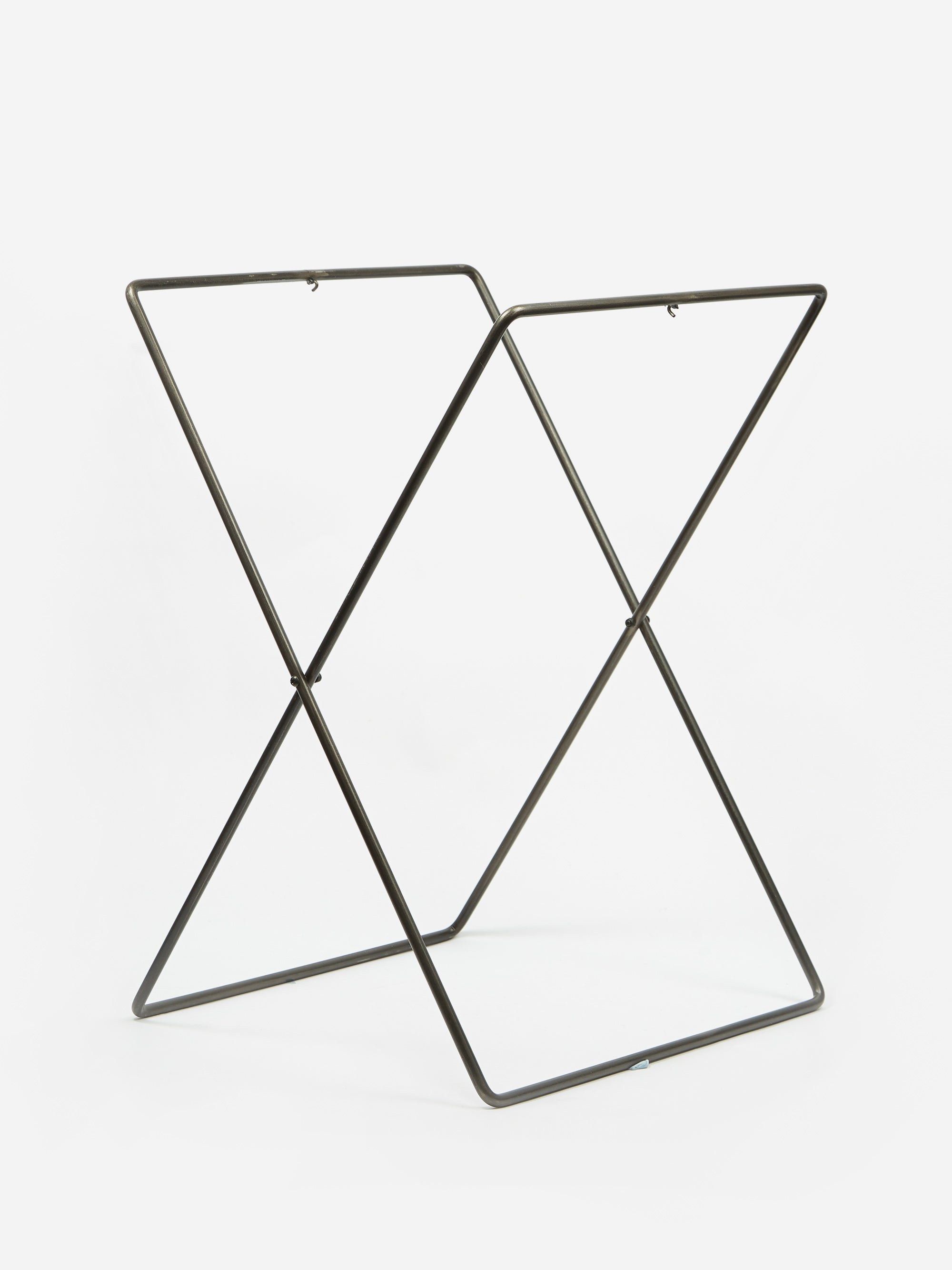 BasShu Laundry Bag Frame - Iron – Goodhood