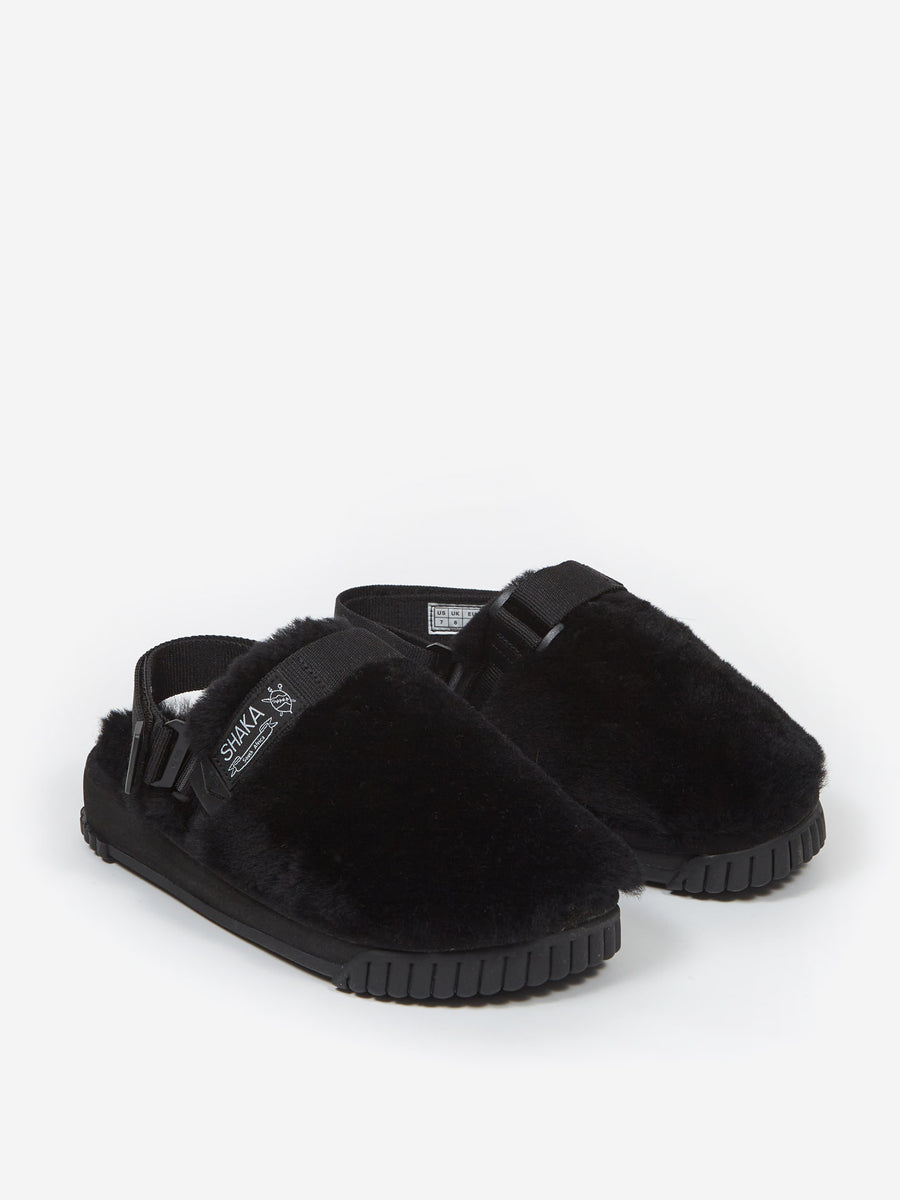 SHAKA Snug Clog Mouton - Black – Goodhood